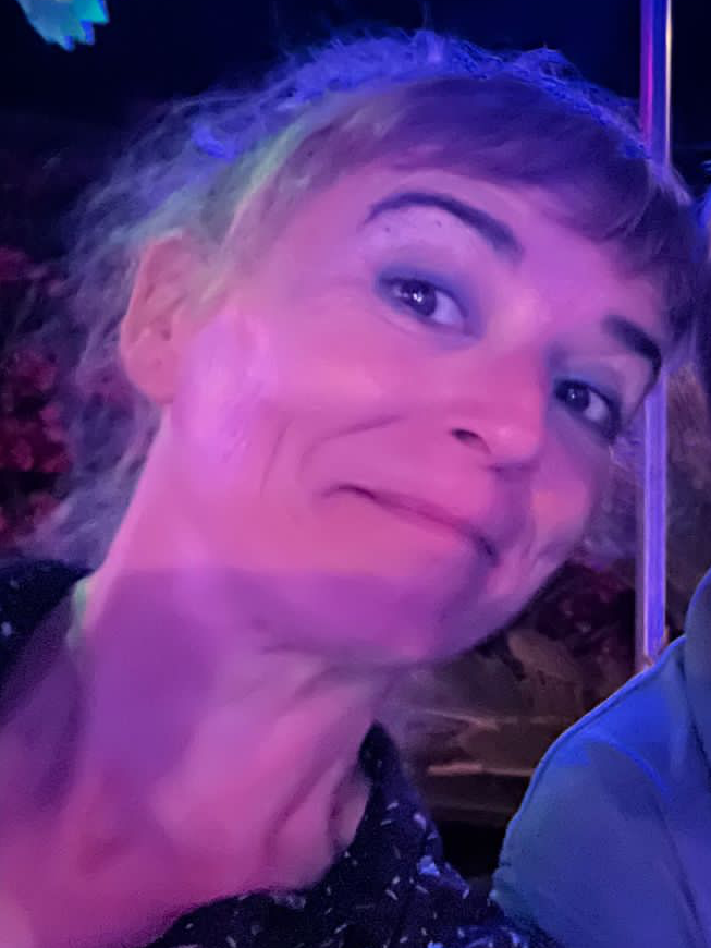 Em presento amb un vídeo – ESTHER SANAHUJA FABRÉS